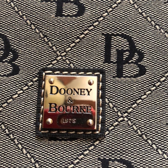 Dooney & Bourke | Bags | Dooney Bourke Logo Crossbody Nwt | Poshmark